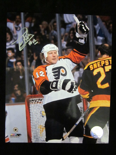 Philadelphia Flyers Tim Kerr Autographed Photo - Carls Cards & Collectibles